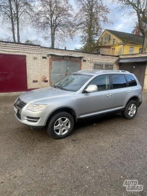 Pelēks Volkswagen Touareg 2007 Viļņa, ar dzinēja tilpumu 2.50 L un nobraukumu 238 tūkst. km par 4280 €, foto 7 vietnē AUTOMOTO.COM.LV