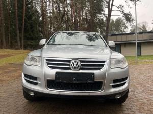 Pelēks Volkswagen Touareg 2007 Viļņa, ar dzinēja tilpumu 2.97 L un nobraukumu 262 tūkst. km par 6799 €, foto 3 vietnē AUTOMOTO.COM.LV