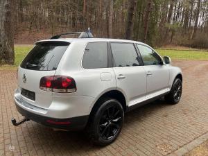 Pelēks Volkswagen Touareg 2007 Viļņa, ar dzinēja tilpumu 2.97 L un nobraukumu 262 tūkst. km par 6799 €, foto 4 vietnē AUTOMOTO.COM.LV
