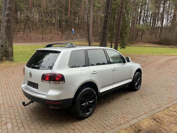Pelēks Volkswagen Touareg 2007 Viļņa, ar dzinēja tilpumu 2.97 L un nobraukumu 262 tūkst. km par 6799 €, foto 6 vietnē AUTOMOTO.COM.LV