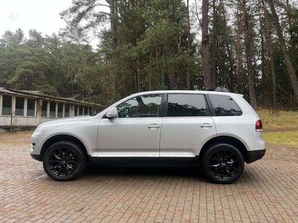 Pelēks Volkswagen Touareg 2007 Viļņa, ar dzinēja tilpumu 2.97 L un nobraukumu 262 tūkst. km par 6799 €, foto 8 vietnē AUTOMOTO.COM.LV