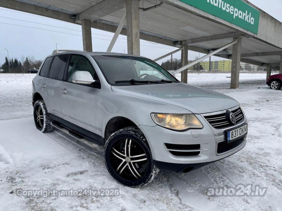 Grey Volkswagen Touareg 2007 in Tartu, with an engine capacity of 2.50 L and mileage of 362 thousand km for 3499 €, photo 1 on AUTOMOTO.COM.LV
