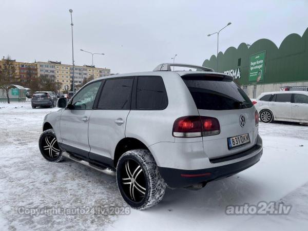 Grey Volkswagen Touareg 2007 in Tartu, with an engine capacity of 2.50 L and mileage of 362 thousand km for 3499 €, photo 2 on AUTOMOTO.COM.LV