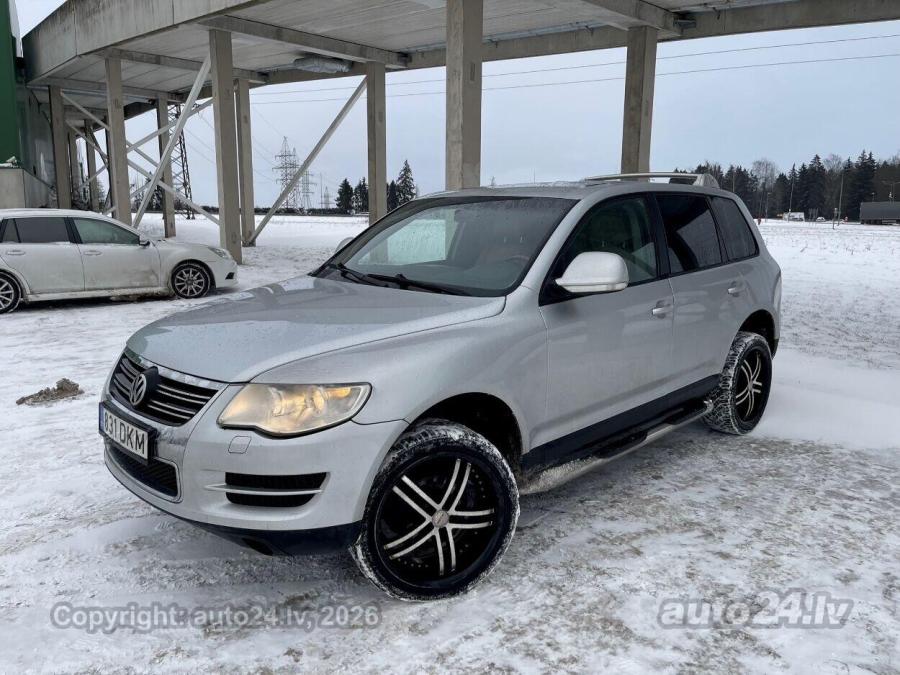 Grey Volkswagen Touareg 2007 in Tartu, with an engine capacity of 2.50 L and mileage of 362 thousand km for 3499 €, photo 3 on AUTOMOTO.COM.LV