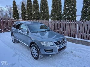 Grey Volkswagen Touareg 2007 in Vilnius, with an engine capacity of 3.00 L and mileage of 309 thousand km for 6800 €, photo  on AUTOMOTO.COM.LV