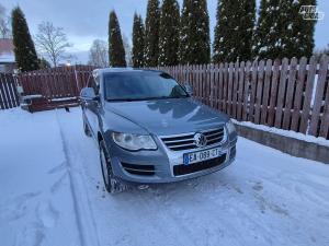 Grey Volkswagen Touareg 2007 in Vilnius, with an engine capacity of 3.00 L and mileage of 309 thousand km for 6800 €, photo 2 on AUTOMOTO.COM.LV