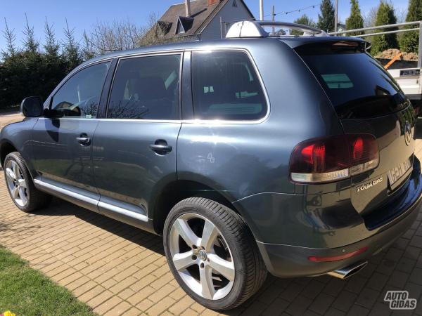 Grey Volkswagen Touareg 2007 in Vilnius, with an engine capacity of 3.00 L and mileage of 220 thousand km for 7900 €, photo 4 on AUTOMOTO.COM.LV