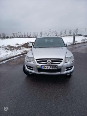 Pelēks Volkswagen Touareg 2007 Viļņa, ar dzinēja tilpumu 2.97 L un nobraukumu 385 tūkst. km par 5750 €, foto 3 vietnē AUTOMOTO.COM.LV