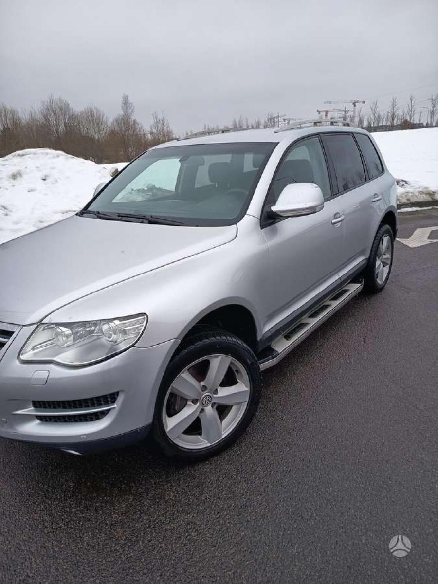 Pelēks Volkswagen Touareg 2007 Viļņa, ar dzinēja tilpumu 2.97 L un nobraukumu 385 tūkst. km par 5750 €, foto 4 vietnē AUTOMOTO.COM.LV
