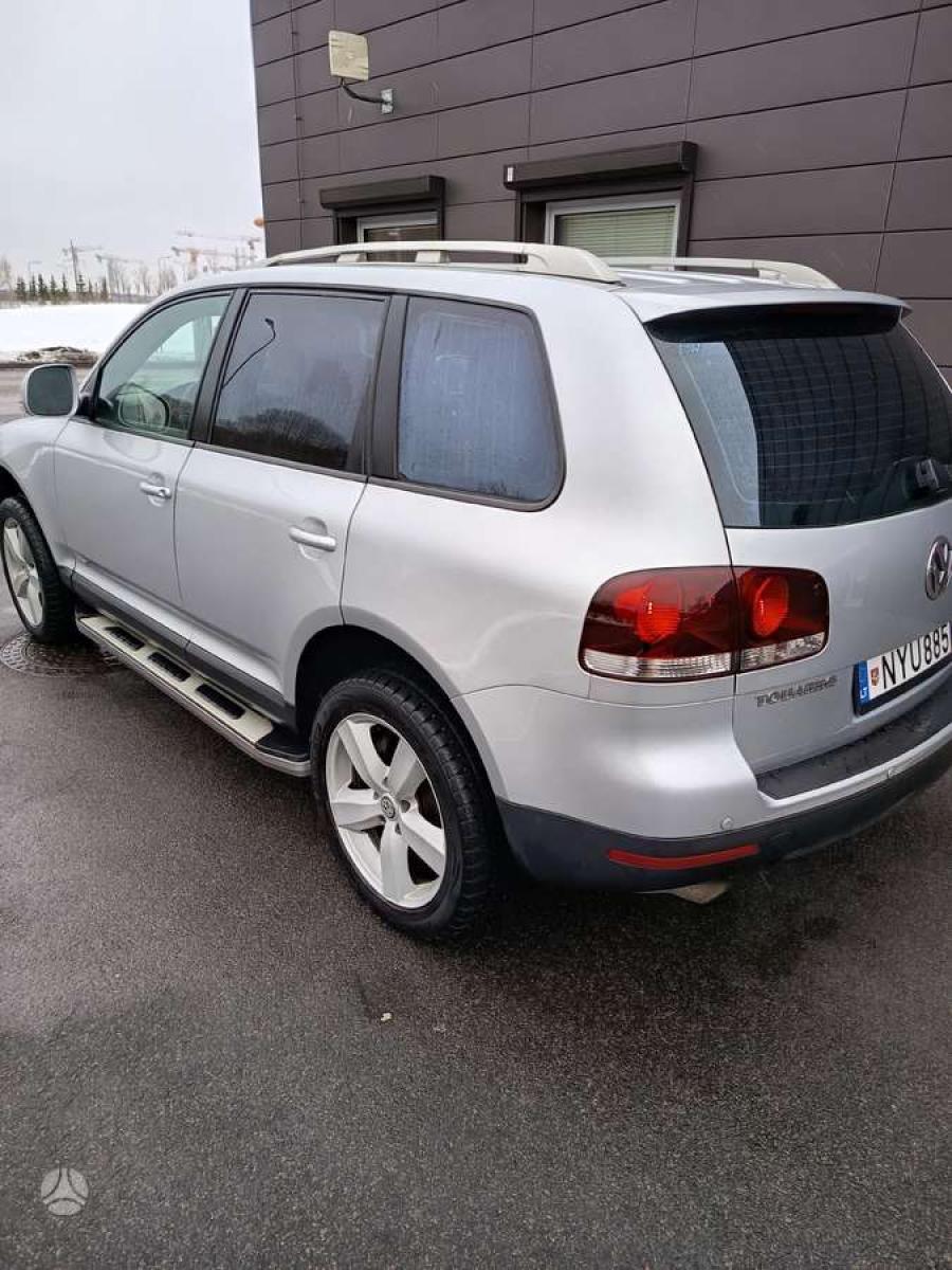 Pelēks Volkswagen Touareg 2007 Viļņa, ar dzinēja tilpumu 2.97 L un nobraukumu 385 tūkst. km par 5750 €, foto 7 vietnē AUTOMOTO.COM.LV
