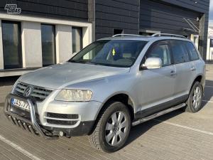 Pelēks Volkswagen Touareg 2007 Kauņa, ar dzinēja tilpumu 3.00 L un nobraukumu 300 tūkst. km par 2350 €, foto  vietnē AUTOMOTO.COM.LV