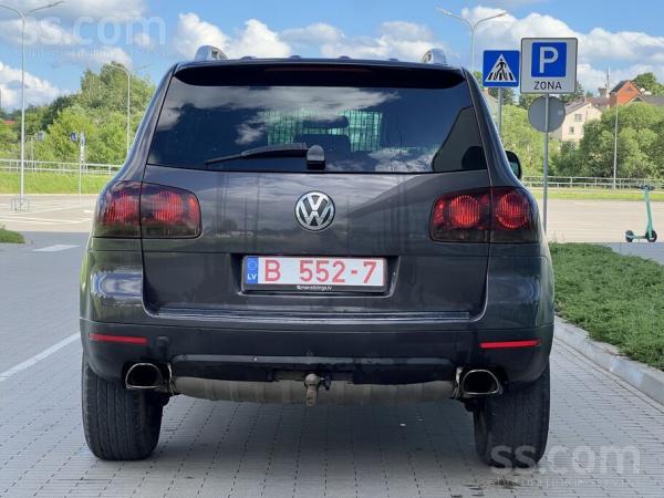 Pelēks Volkswagen Touareg 2007 Rēzekne, ar dzinēja tilpumu 3.00 L un nobraukumu 340 tūkst. km par 3800 €, foto 5 vietnē AUTOMOTO.COM.LV