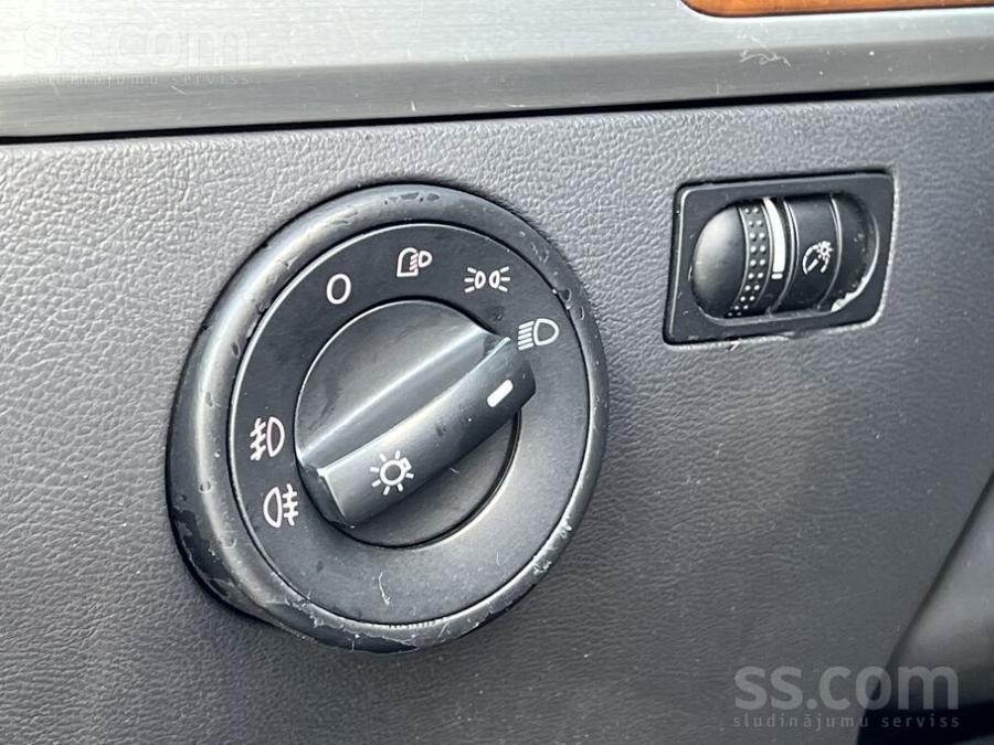Pelēks Volkswagen Touareg 2007 Rēzekne, ar dzinēja tilpumu 3.00 L un nobraukumu 340 tūkst. km par 3800 €, foto 14 vietnē AUTOMOTO.COM.LV