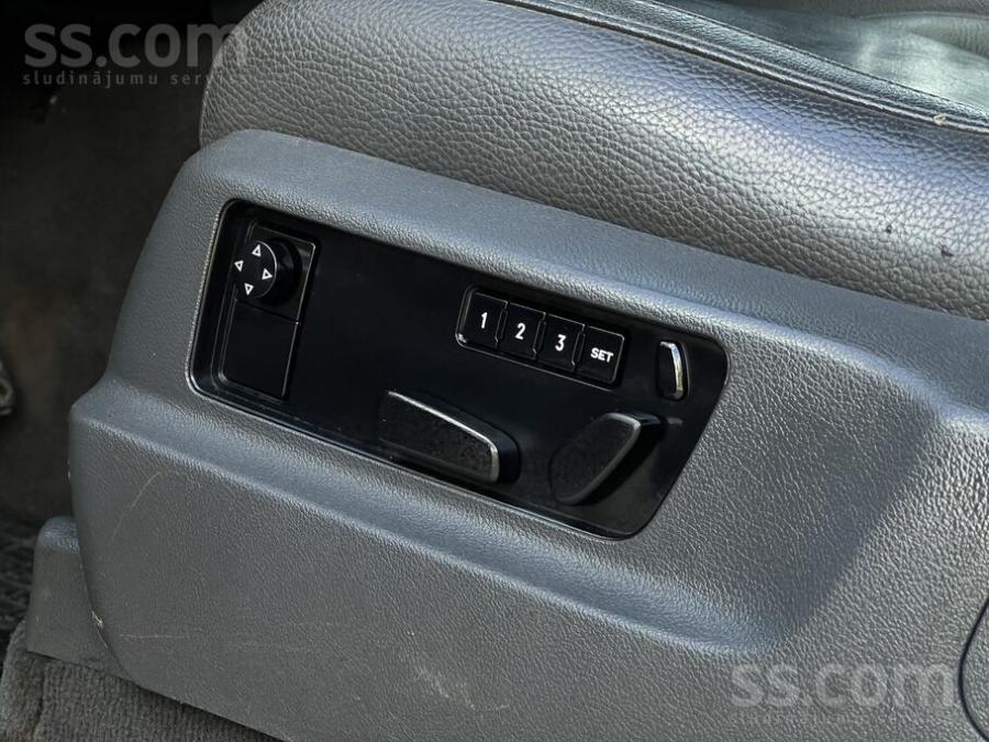 Pelēks Volkswagen Touareg 2007 Rēzekne, ar dzinēja tilpumu 3.00 L un nobraukumu 340 tūkst. km par 3800 €, foto 15 vietnē AUTOMOTO.COM.LV