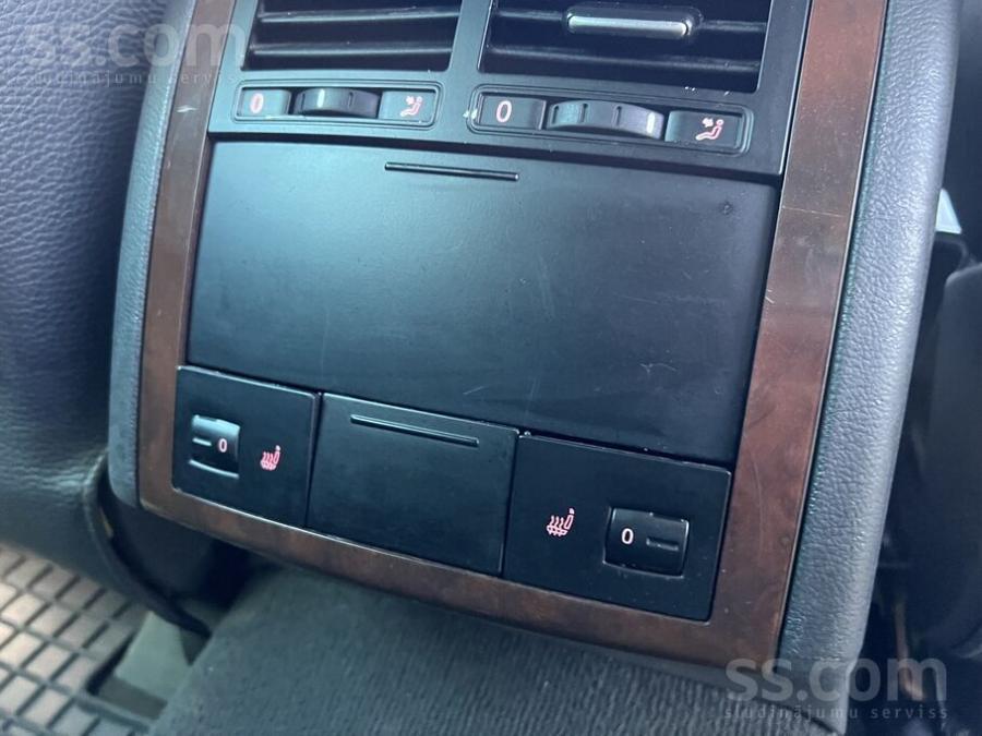 Pelēks Volkswagen Touareg 2007 Rēzekne, ar dzinēja tilpumu 3.00 L un nobraukumu 340 tūkst. km par 3800 €, foto 18 vietnē AUTOMOTO.COM.LV