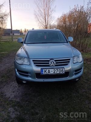 Grey Volkswagen Touareg 2007 in Gulbene, with an engine capacity of 3.00 L and mileage of 298 thousand km for 4900 €, photo 9 on AUTOMOTO.COM.LV