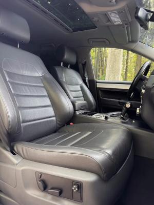 Pelēks Volkswagen Touareg 2007 Jelgava, ar dzinēja tilpumu 3.00 L un nobraukumu 316 tūkst. km par 6700 €, foto 9 vietnē AUTOMOTO.COM.LV