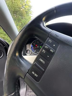 Pelēks Volkswagen Touareg 2007 Jelgava, ar dzinēja tilpumu 3.00 L un nobraukumu 316 tūkst. km par 6700 €, foto 14 vietnē AUTOMOTO.COM.LV