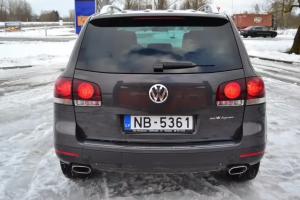 Grey Volkswagen Touareg 2007 in Jekabpils, with an engine capacity of 3.00 L and mileage of 262 thousand km for 7900 €, photo 8 on AUTOMOTO.COM.LV