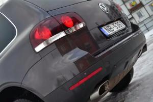 Grey Volkswagen Touareg 2007 in Jekabpils, with an engine capacity of 3.00 L and mileage of 262 thousand km for 7900 €, photo 10 on AUTOMOTO.COM.LV