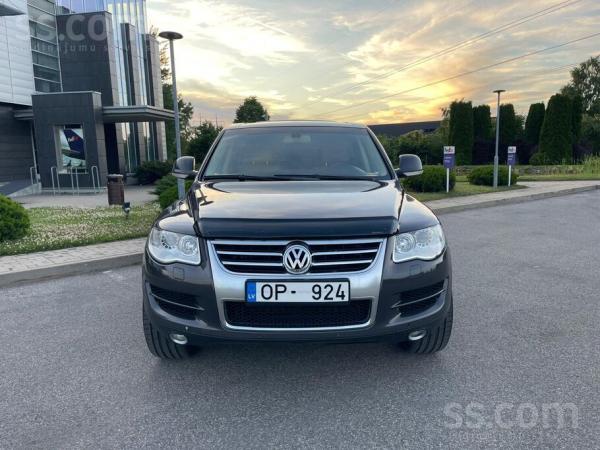 Grey Volkswagen Touareg 2007 in Riga, with an engine capacity of 3.00 L and mileage of 0 thousand km for 5450 €, photo 3 on AUTOMOTO.COM.LV