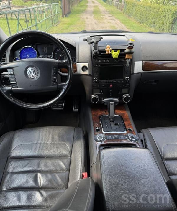 Pelēks Volkswagen Touareg 2007 Ventspils, ar dzinēja tilpumu 3.00 L un nobraukumu 382 tūkst. km par 5200 €, foto 7 vietnē AUTOMOTO.COM.LV
