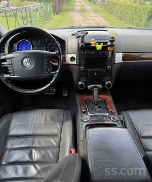 Pelēks Volkswagen Touareg 2007 Ventspils, ar dzinēja tilpumu 3.00 L un nobraukumu 382 tūkst. km par 5200 €, foto 8 vietnē AUTOMOTO.COM.LV