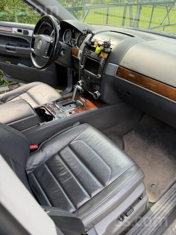 Pelēks Volkswagen Touareg 2007 Ventspils, ar dzinēja tilpumu 3.00 L un nobraukumu 382 tūkst. km par 5200 €, foto 8 vietnē AUTOMOTO.COM.LV