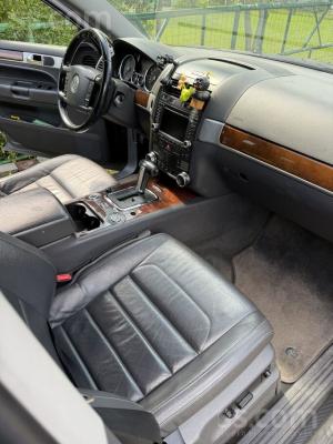 Pelēks Volkswagen Touareg 2007 Ventspils, ar dzinēja tilpumu 3.00 L un nobraukumu 382 tūkst. km par 5200 €, foto 9 vietnē AUTOMOTO.COM.LV