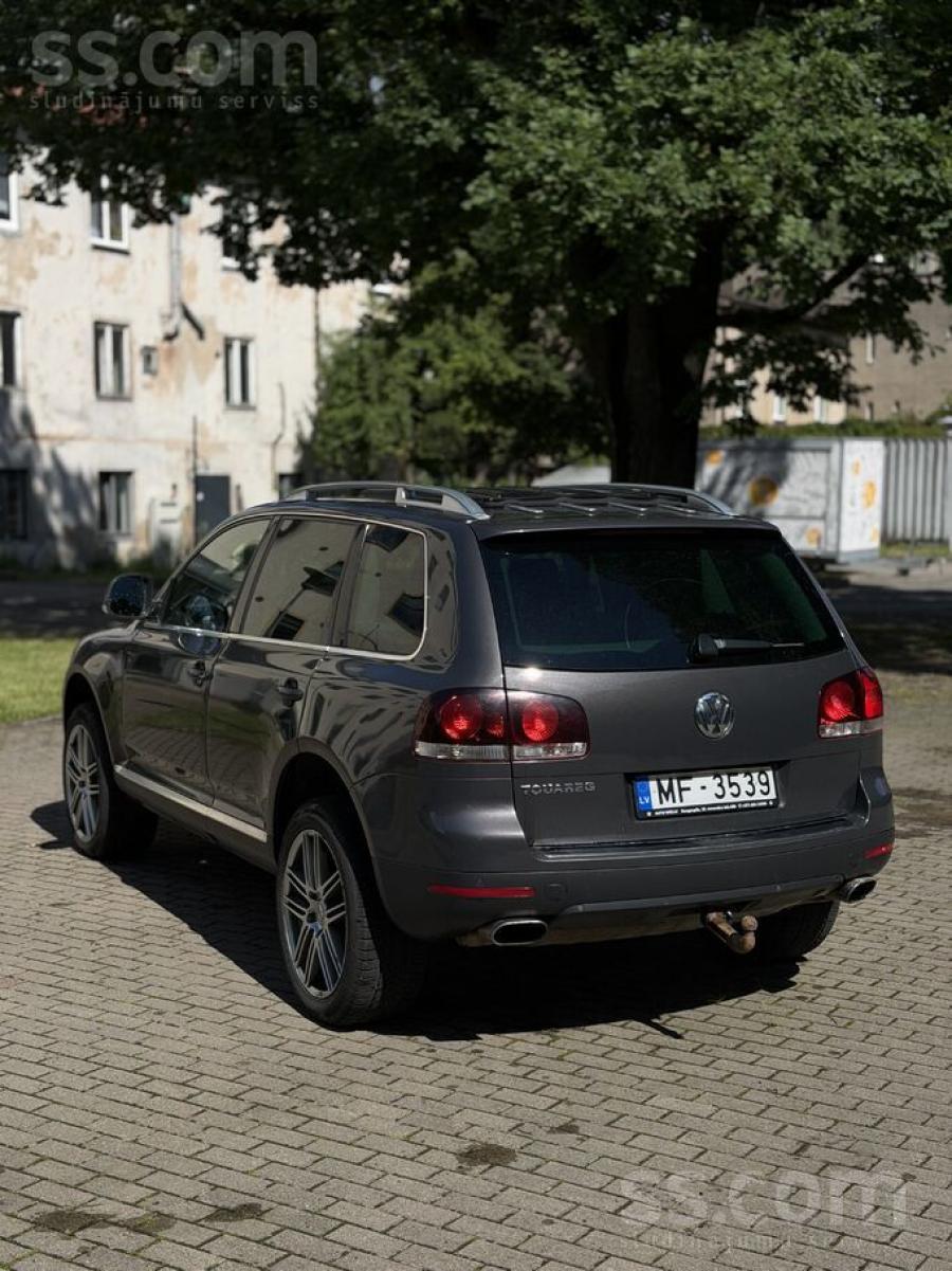 Pelēks Volkswagen Touareg 2007 Rīga, ar dzinēja tilpumu 3.00 L un nobraukumu 175 tūkst. km par 6450 €, foto 4 vietnē AUTOMOTO.COM.LV