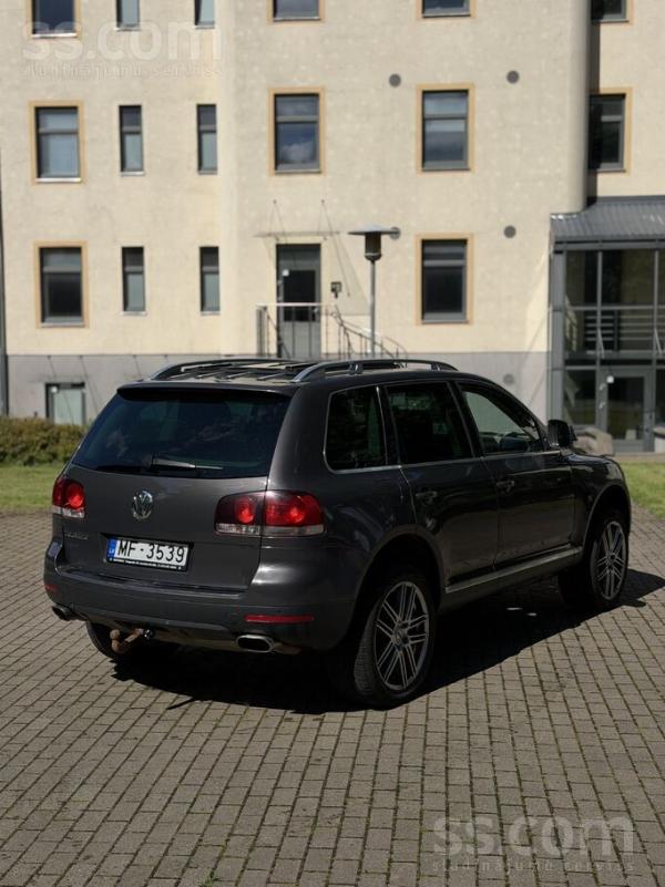Grey Volkswagen Touareg 2007 in Riga, with an engine capacity of 3.00 L and mileage of 175 thousand km for 6450 €, photo 4 on AUTOMOTO.COM.LV