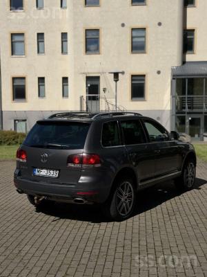 Pelēks Volkswagen Touareg 2007 Rīga, ar dzinēja tilpumu 3.00 L un nobraukumu 175 tūkst. km par 6450 €, foto 5 vietnē AUTOMOTO.COM.LV