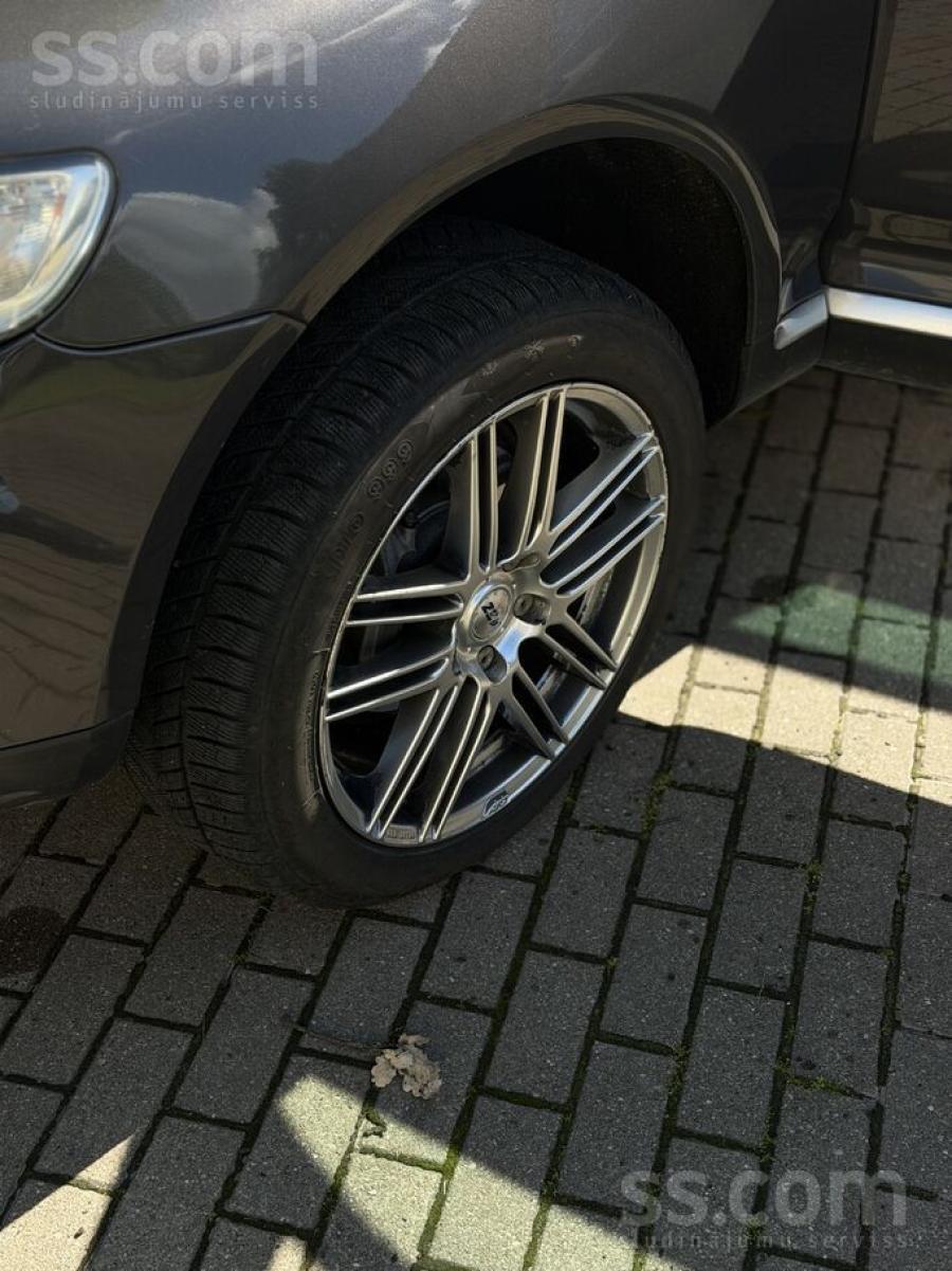 Pelēks Volkswagen Touareg 2007 Rīga, ar dzinēja tilpumu 3.00 L un nobraukumu 175 tūkst. km par 6450 €, foto 6 vietnē AUTOMOTO.COM.LV