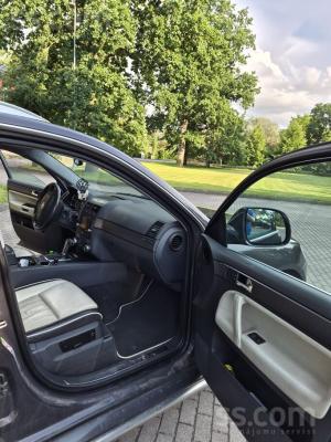 Pelēks Volkswagen Touareg 2007 Rīga, ar dzinēja tilpumu 3.00 L un nobraukumu 365 tūkst. km par 5900 €, foto 5 vietnē AUTOMOTO.COM.LV