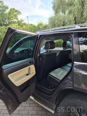 Pelēks Volkswagen Touareg 2007 Rīga, ar dzinēja tilpumu 3.00 L un nobraukumu 365 tūkst. km par 5900 €, foto 8 vietnē AUTOMOTO.COM.LV