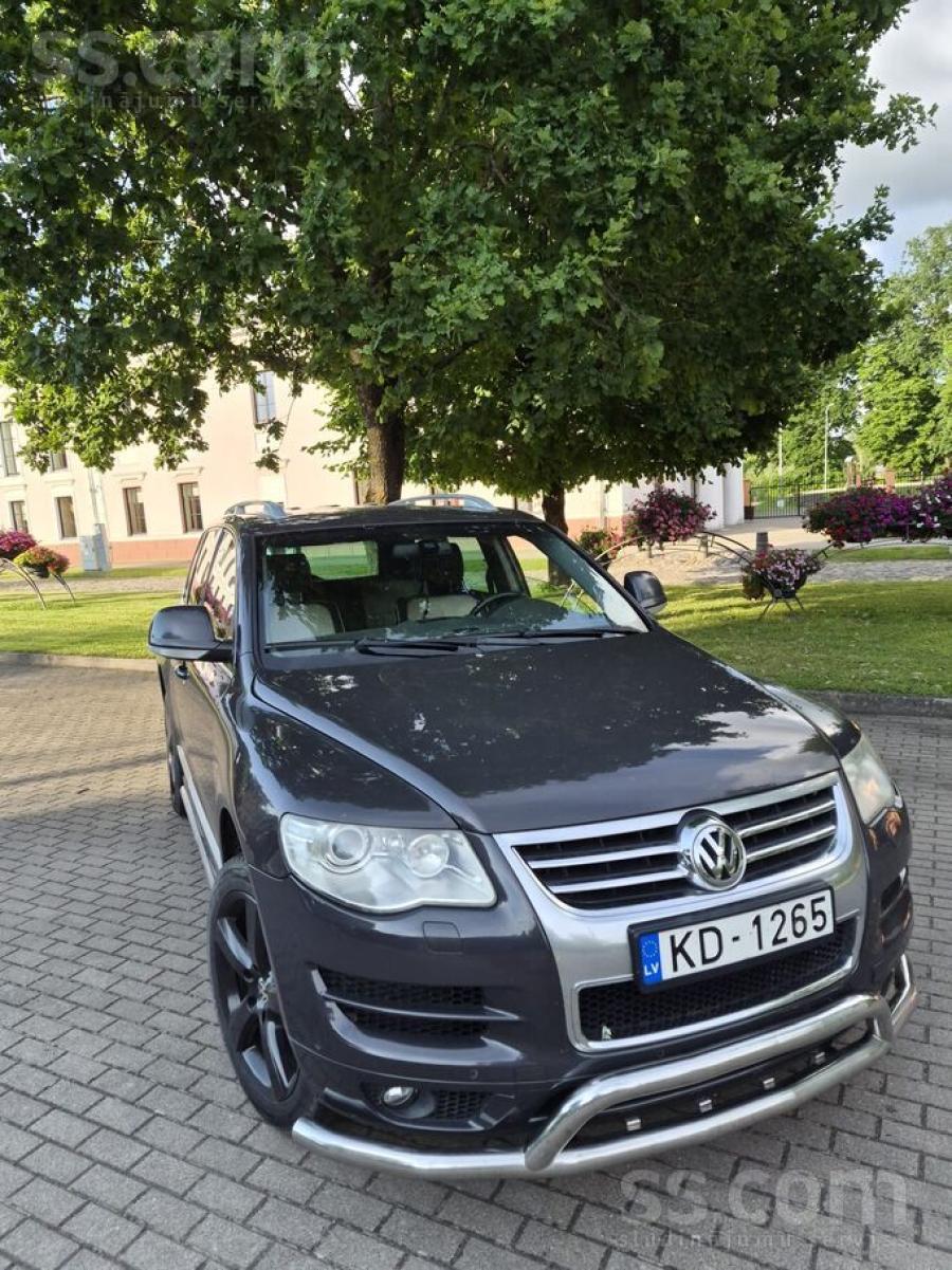 Pelēks Volkswagen Touareg 2007 Rīga, ar dzinēja tilpumu 3.00 L un nobraukumu 365 tūkst. km par 5900 €, foto 15 vietnē AUTOMOTO.COM.LV
