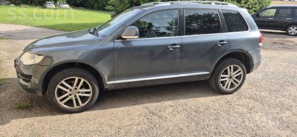 Pelēks Volkswagen Touareg 2007 Saldus, ar dzinēja tilpumu 3.00 L un nobraukumu 508 tūkst. km par 2500 €, foto 3 vietnē AUTOMOTO.COM.LV