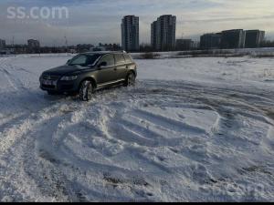 Grey Volkswagen Touareg 2007 in Riga, with an engine capacity of 2.50 L and mileage of 0 thousand km for 3200 €, photo 4 on AUTOMOTO.COM.LV