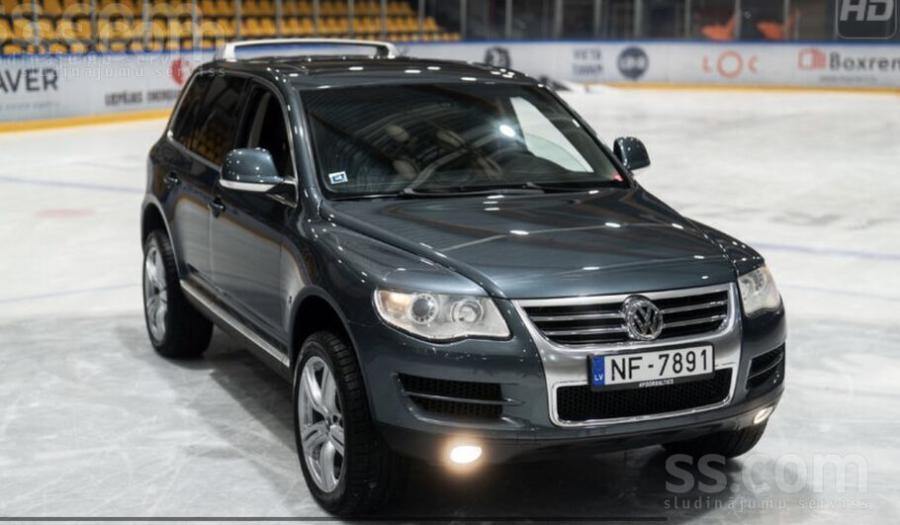 Grey Volkswagen Touareg 2007 in Riga, with an engine capacity of 2.50 L and mileage of 0 thousand km for 3200 €, photo 7 on AUTOMOTO.COM.LV