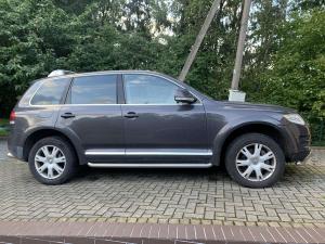 Pelēks Volkswagen Touareg 2007 Kauņa, ar dzinēja tilpumu 2.97 L un nobraukumu 321 tūkst. km par 4700 €, foto 3 vietnē AUTOMOTO.COM.LV