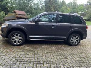 Pelēks Volkswagen Touareg 2007 Kauņa, ar dzinēja tilpumu 2.97 L un nobraukumu 321 tūkst. km par 4700 €, foto 5 vietnē AUTOMOTO.COM.LV