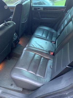 Pelēks Volkswagen Touareg 2007 Kauņa, ar dzinēja tilpumu 2.97 L un nobraukumu 321 tūkst. km par 4700 €, foto 7 vietnē AUTOMOTO.COM.LV