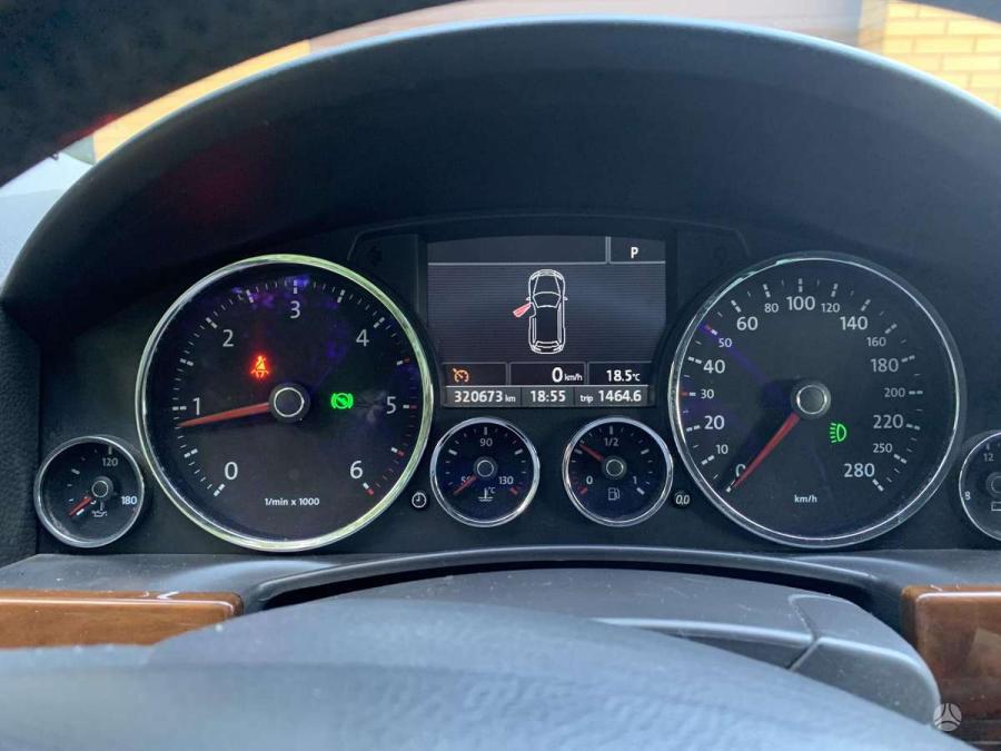Pelēks Volkswagen Touareg 2007 Kauņa, ar dzinēja tilpumu 2.97 L un nobraukumu 321 tūkst. km par 4700 €, foto 8 vietnē AUTOMOTO.COM.LV
