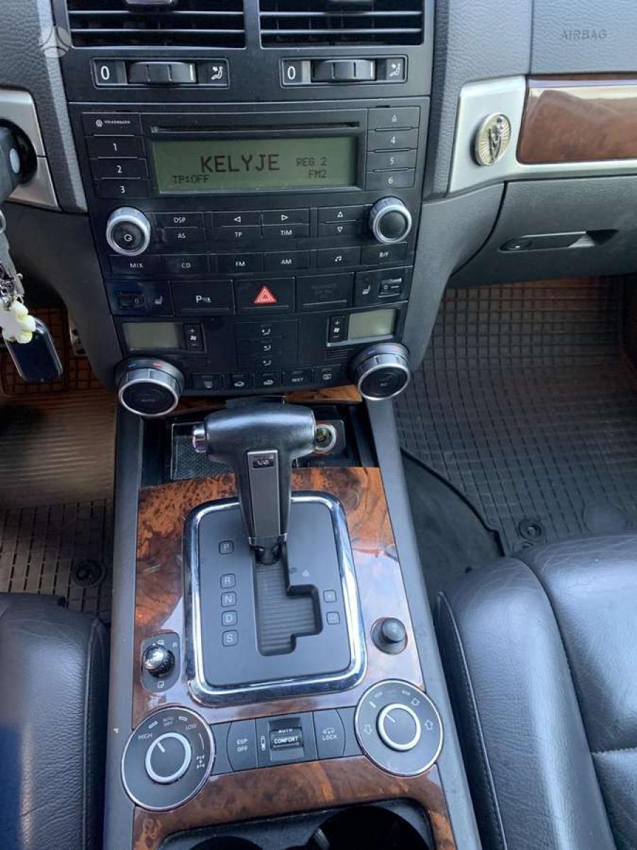 Pelēks Volkswagen Touareg 2007 Kauņa, ar dzinēja tilpumu 2.97 L un nobraukumu 321 tūkst. km par 4700 €, foto 9 vietnē AUTOMOTO.COM.LV