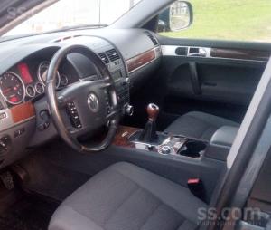 Pelēks Volkswagen Touareg 2007 Ludza, ar dzinēja tilpumu 2.50 L un nobraukumu 206 tūkst. km par 4100 €, foto 4 vietnē AUTOMOTO.COM.LV
