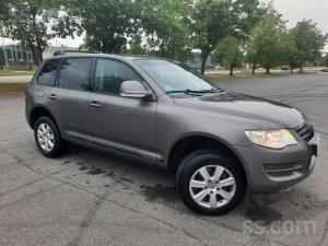 Pelēks Volkswagen Touareg 2007 Rīga, ar dzinēja tilpumu 3.00 L un nobraukumu 353 tūkst. km par 3500 €, foto 3 vietnē AUTOMOTO.COM.LV