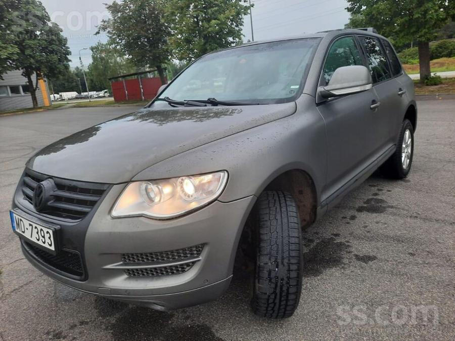 Pelēks Volkswagen Touareg 2007 Rīga, ar dzinēja tilpumu 3.00 L un nobraukumu 353 tūkst. km par 3500 €, foto 4 vietnē AUTOMOTO.COM.LV