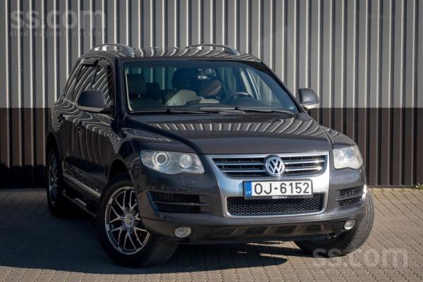 Grey Volkswagen Touareg 2007 in Talsi, with an engine capacity of 3.00 L and mileage of 338 thousand km for 4990 €, photo 1 on AUTOMOTO.COM.LV