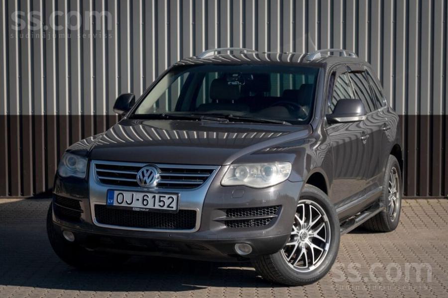 Pelēks Volkswagen Touareg 2007 Talsi, ar dzinēja tilpumu 3.00 L un nobraukumu 338 tūkst. km par 4990 €, foto 4 vietnē AUTOMOTO.COM.LV