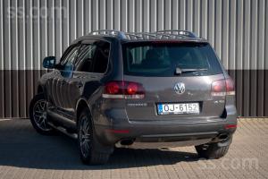 Pelēks Volkswagen Touareg 2007 Talsi, ar dzinēja tilpumu 3.00 L un nobraukumu 338 tūkst. km par 4990 €, foto 5 vietnē AUTOMOTO.COM.LV